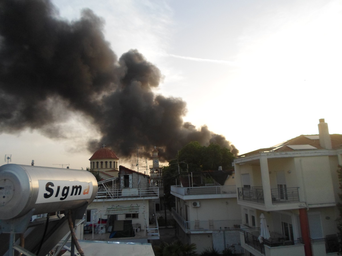 Αποπνικτική ατμόσφαιρα σε γειτονιές της Λάρισας (ΦΩΤΟ) - larissanet.gr