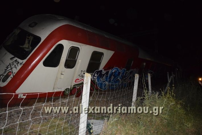 Εικόνες-σοκ από τον εκτροχιασμό του τρένου - Γκρέμισε σπίτι (ΦΩΤΟ ...