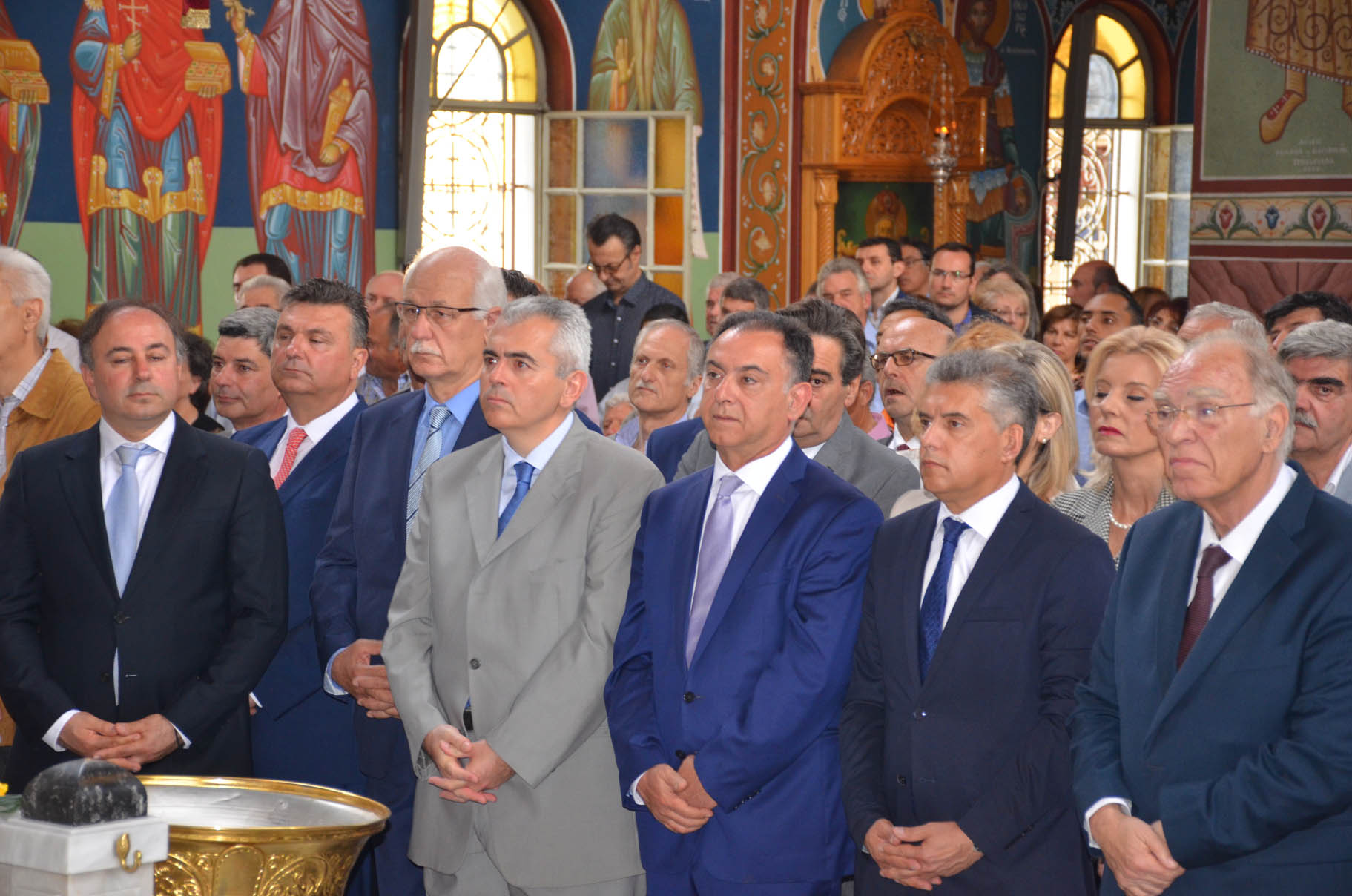 Κλικς από τον λαμπρό εορτασμό του Αγίου Αχιλλίου (ΦΩΤΟ) - larissanet.gr