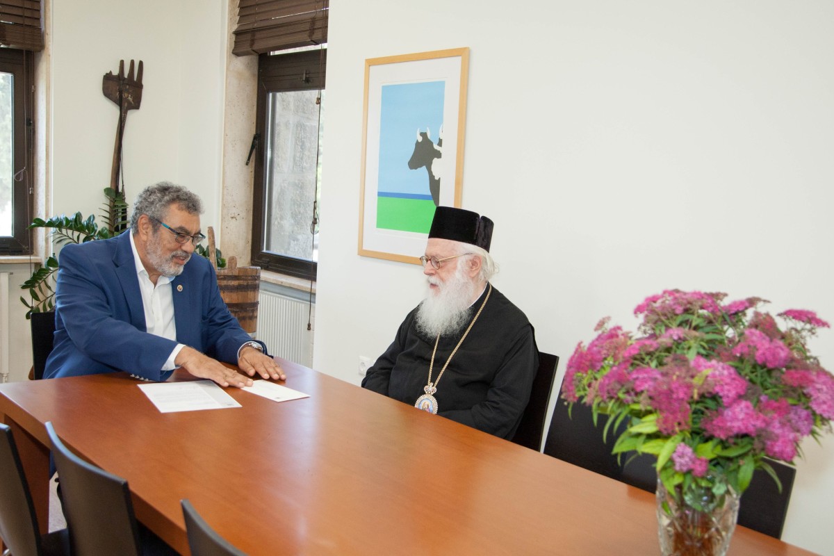 Στην Αμερικανική Γεωργική Σχολή ο Αρχιεπίσκοπος Αλβανίας Αναστάσιος ...