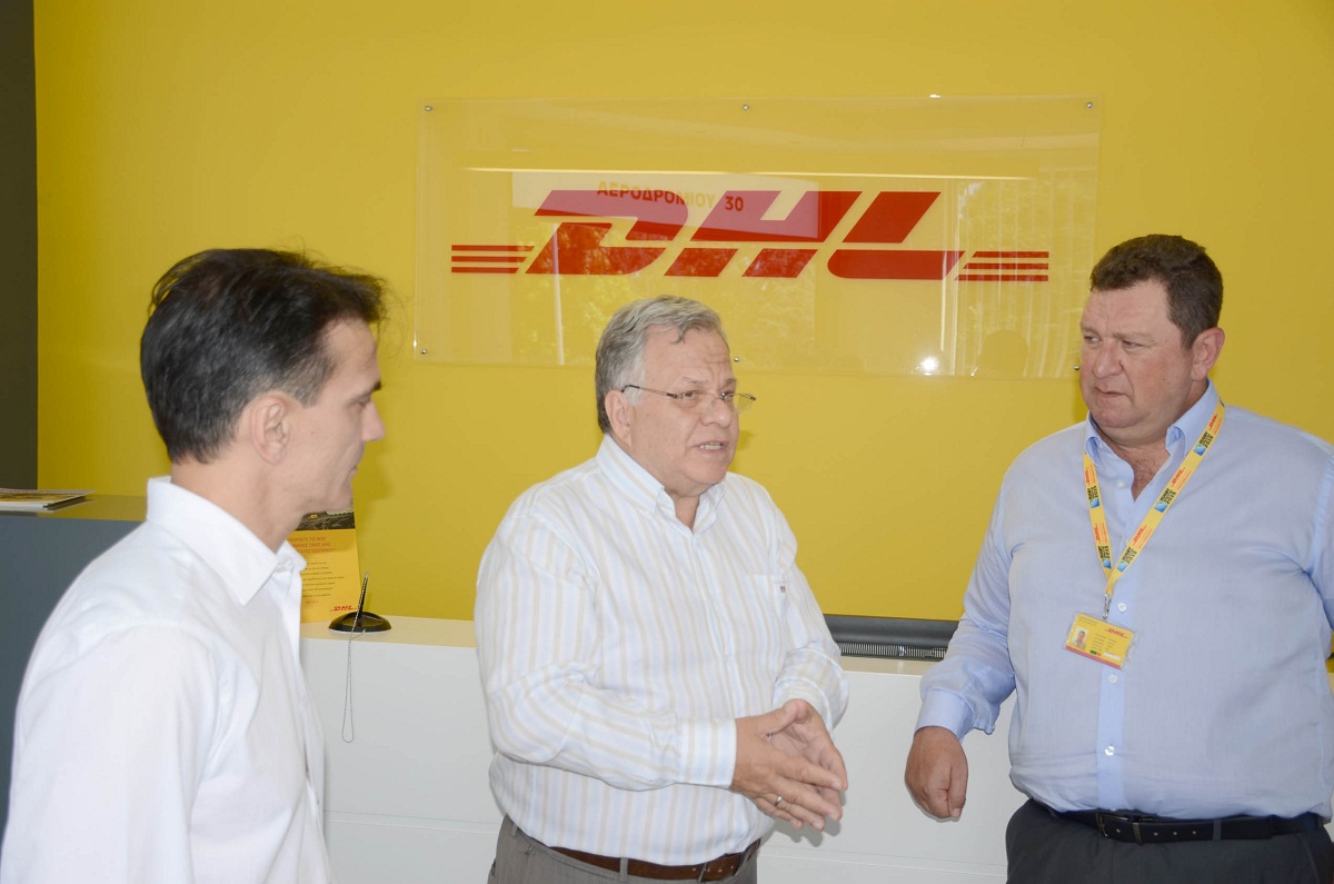 Ένα αυτοκίνητο της DHL για το Χαμόγελο του Παιδιού στη Λάρισα ...