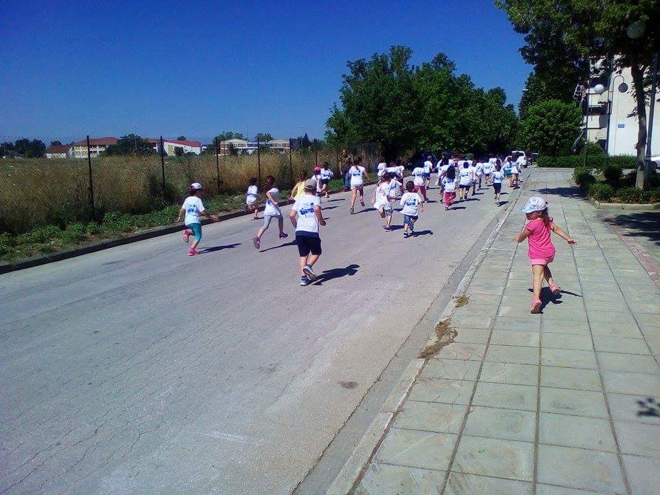 Παιδιά έτρεξαν στον Άγιο Θωμά (ΦΩΤΟ) - larissanet.gr