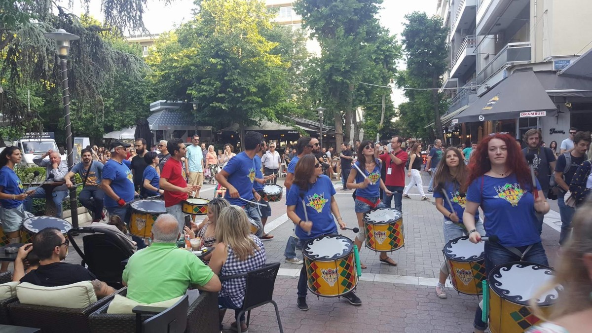 Ξεσήκωσαν το Κέντρο της Λάρισας (ΦΩΤΟ + ΒΙΝΤΕΟ) - larissanet.gr