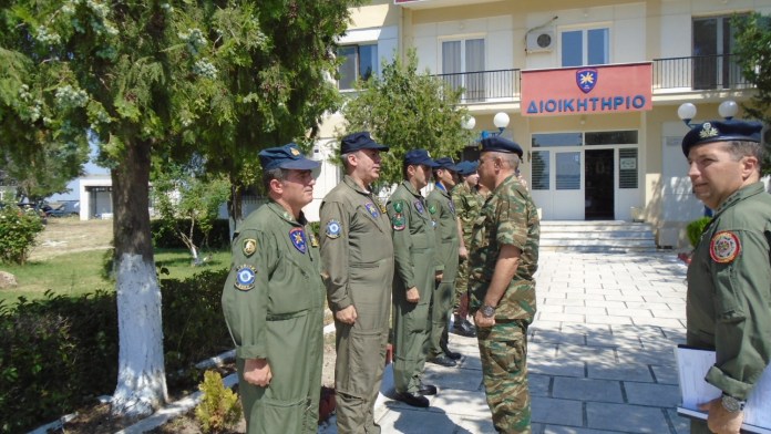 Διοικητής 1ης Στρατιάς: Επισκέφθηκε τα 304 ΠΕΒ και 307 ΤΣΥΑΥ ...