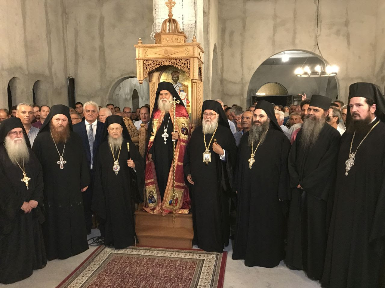 Ενθρονίστηκε ο πρώτος ηγούμενος της Ι.Μ. Αγίου Νικοδήμου στον Πυργετό ...