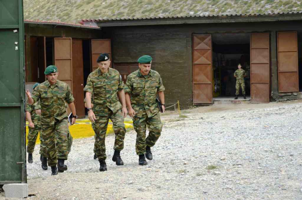 Στον Όλυμπο ανέβηκε ο αρχηγός ΓΕΣ (φωτο) - larissanet.gr