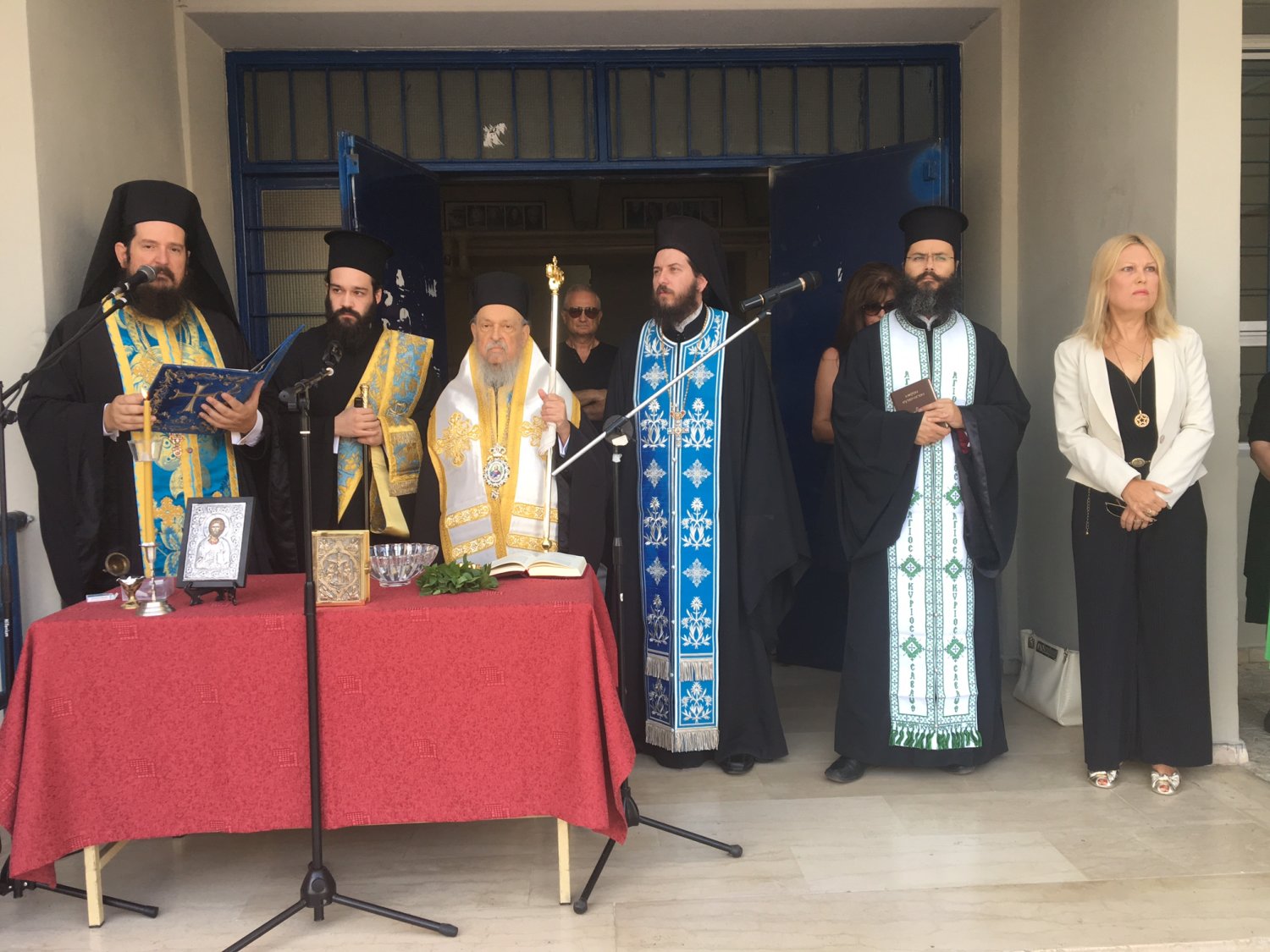 Αγιασμός στα σχολεία της Λάρισας (ΦΩΤΟ) - larissanet.gr