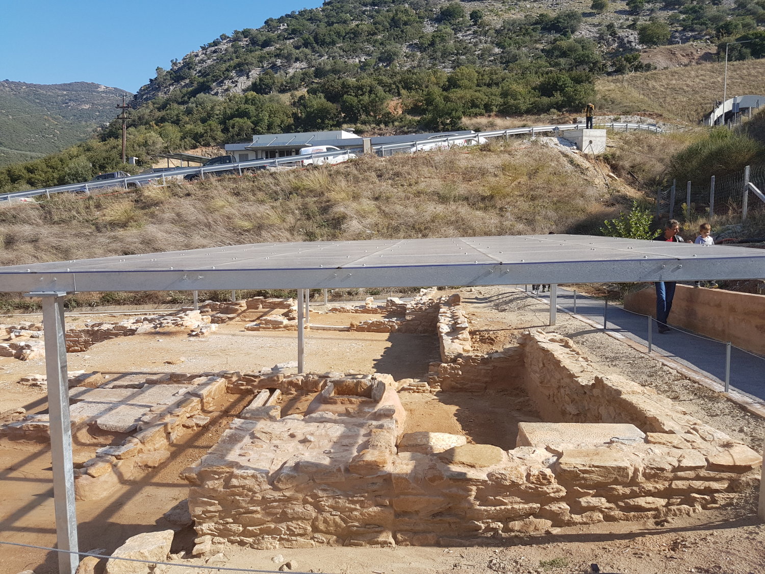 Εντυπωσιακές εικόνες από τον αρχαιολογικό χώρο στα Τέμπη - larissanet.gr