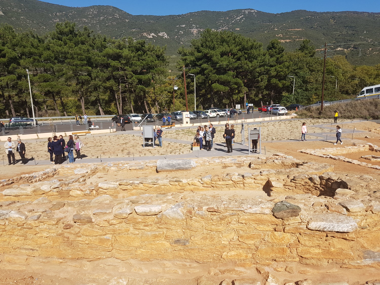 Εντυπωσιακές εικόνες από τον αρχαιολογικό χώρο στα Τέμπη - larissanet.gr