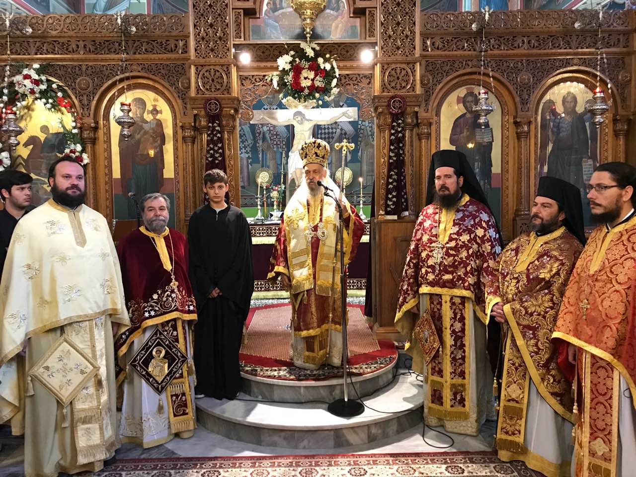 Λάρισα: Πλήθος πιστών στον Ι.Ν. Αγίου Δημητρίου (φωτο) - larissanet.gr
