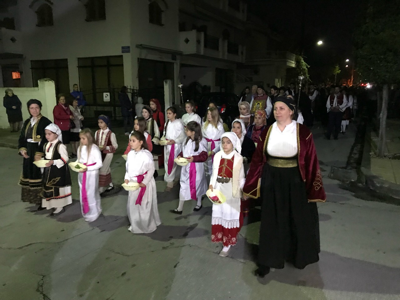 Λιτανεία του Αγίου Νεκταρίου στη Λάρισα (φωτ.) - larissanet.gr