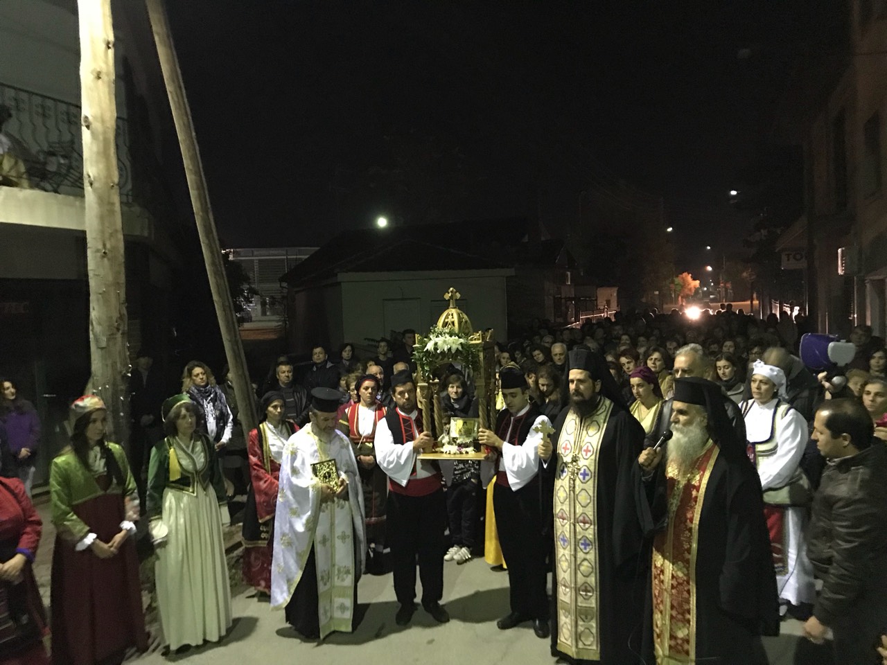 Λιτανεία του Αγίου Νεκταρίου στη Λάρισα (φωτ.) - larissanet.gr