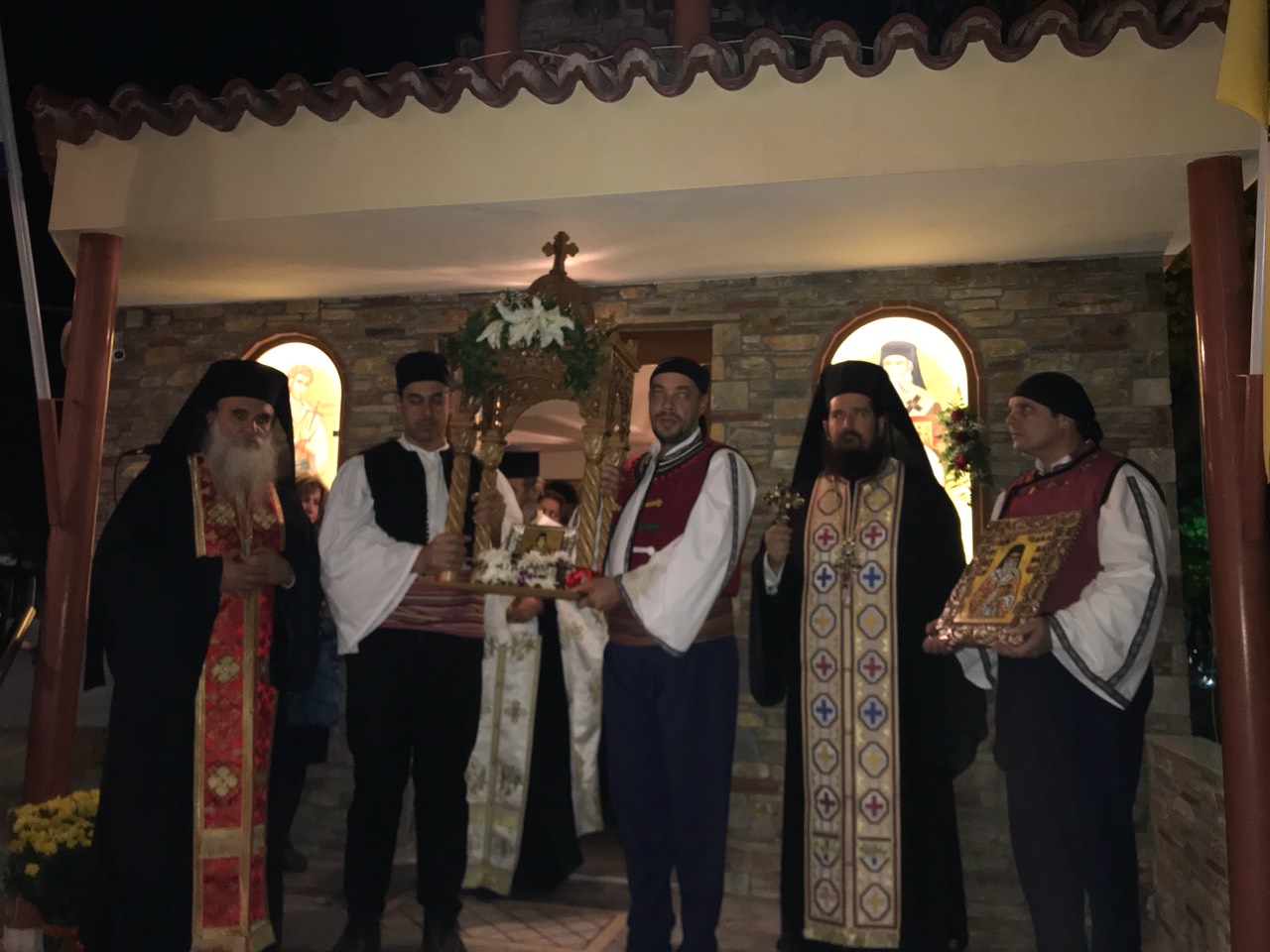 Λιτανεία του Αγίου Νεκταρίου στη Λάρισα (φωτ.) - larissanet.gr