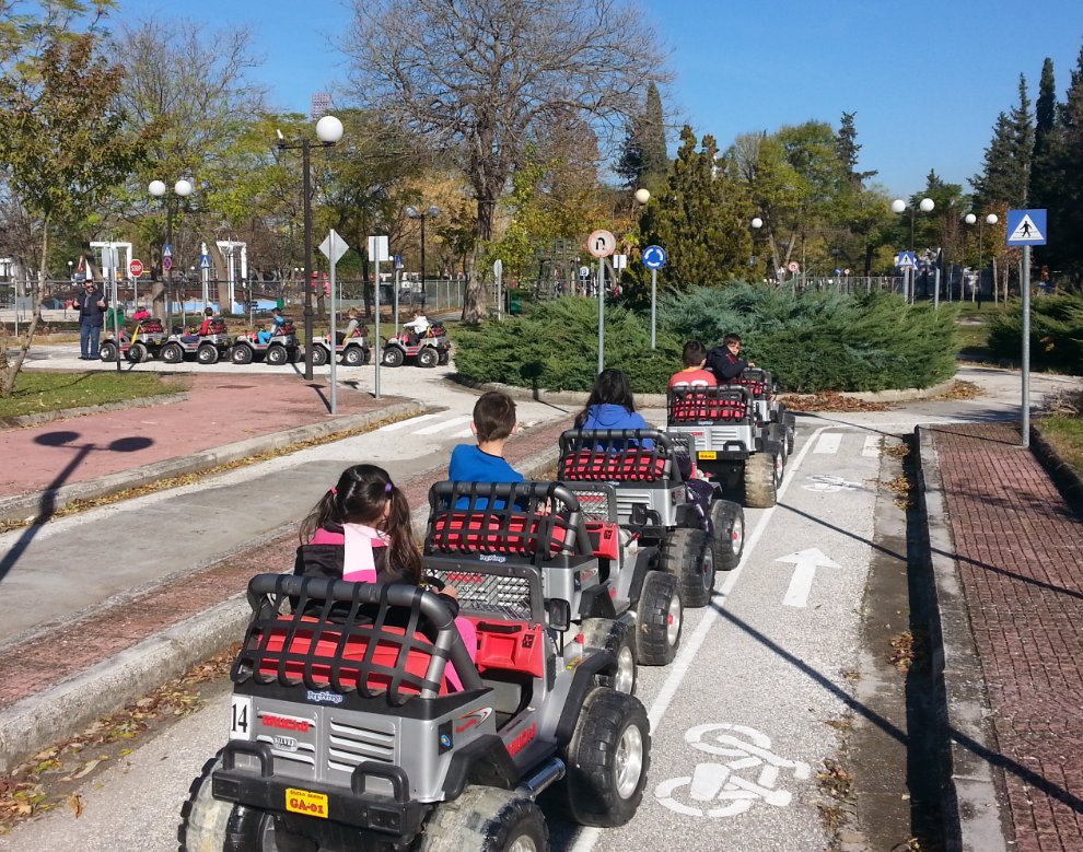 Εκπαίδευση παιδιών στο Πάρκο Κυκλοφοριακής Αγωγής - larissanet.gr