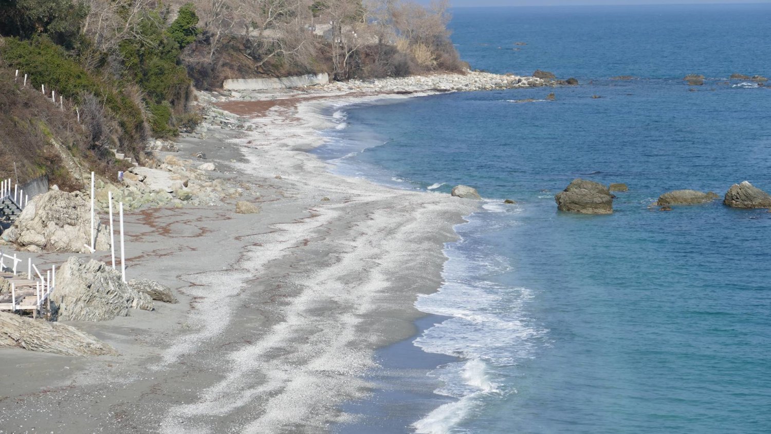Χειμωνιάτικες εικόνες από τα παράλια της Λάρισας - larissanet.gr