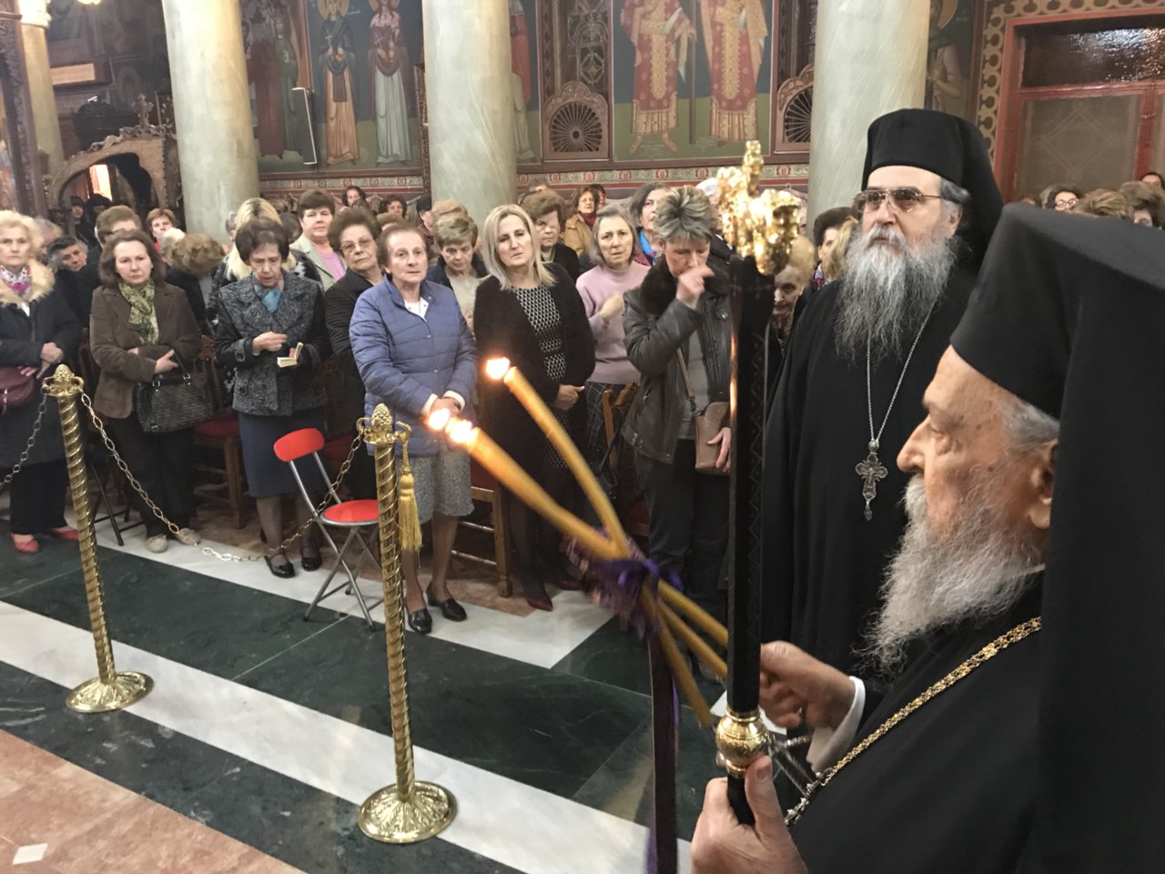 Λάρισα: Μεγάλη Δευτέρα στον Ι.Ν. Αγίων Κωνσταντίνου και Ελένης (φωτ ...