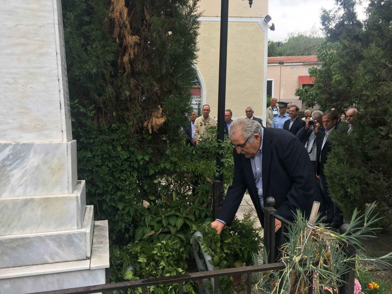 Μνημόσυνο για τους πεσόντες ήρωες στη Σπηλιά Δ. Τεμπών (φωτ ...