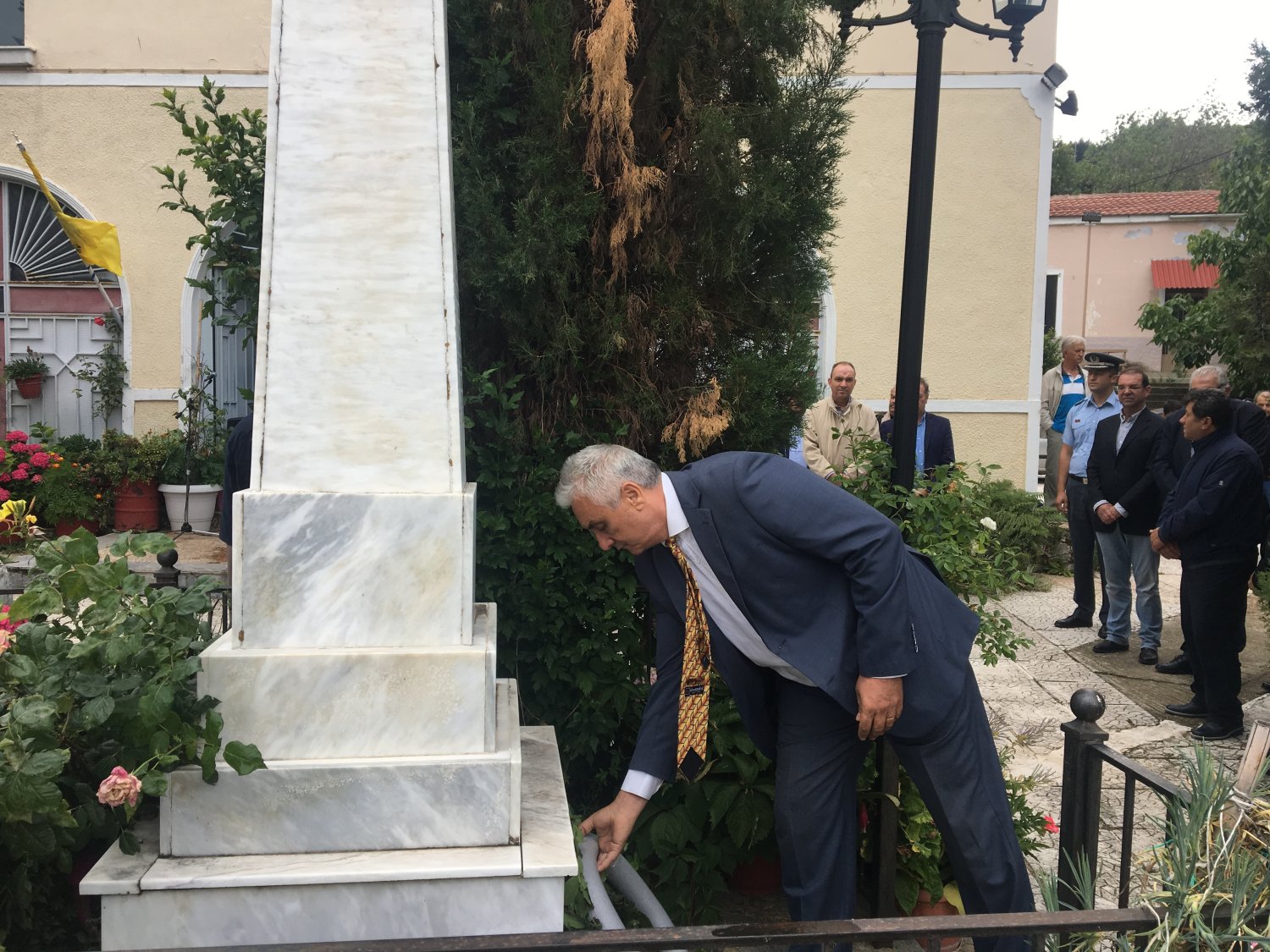 Μνημόσυνο για τους πεσόντες ήρωες στη Σπηλιά Δ. Τεμπών (φωτ ...