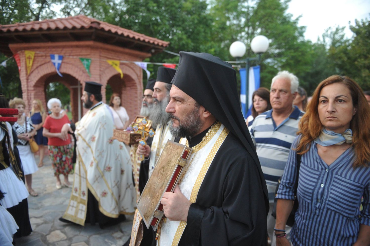 Πλήθος κόσμου στην Αγία Μαρίνα στη Λάρισα (φωτ.) - larissanet.gr