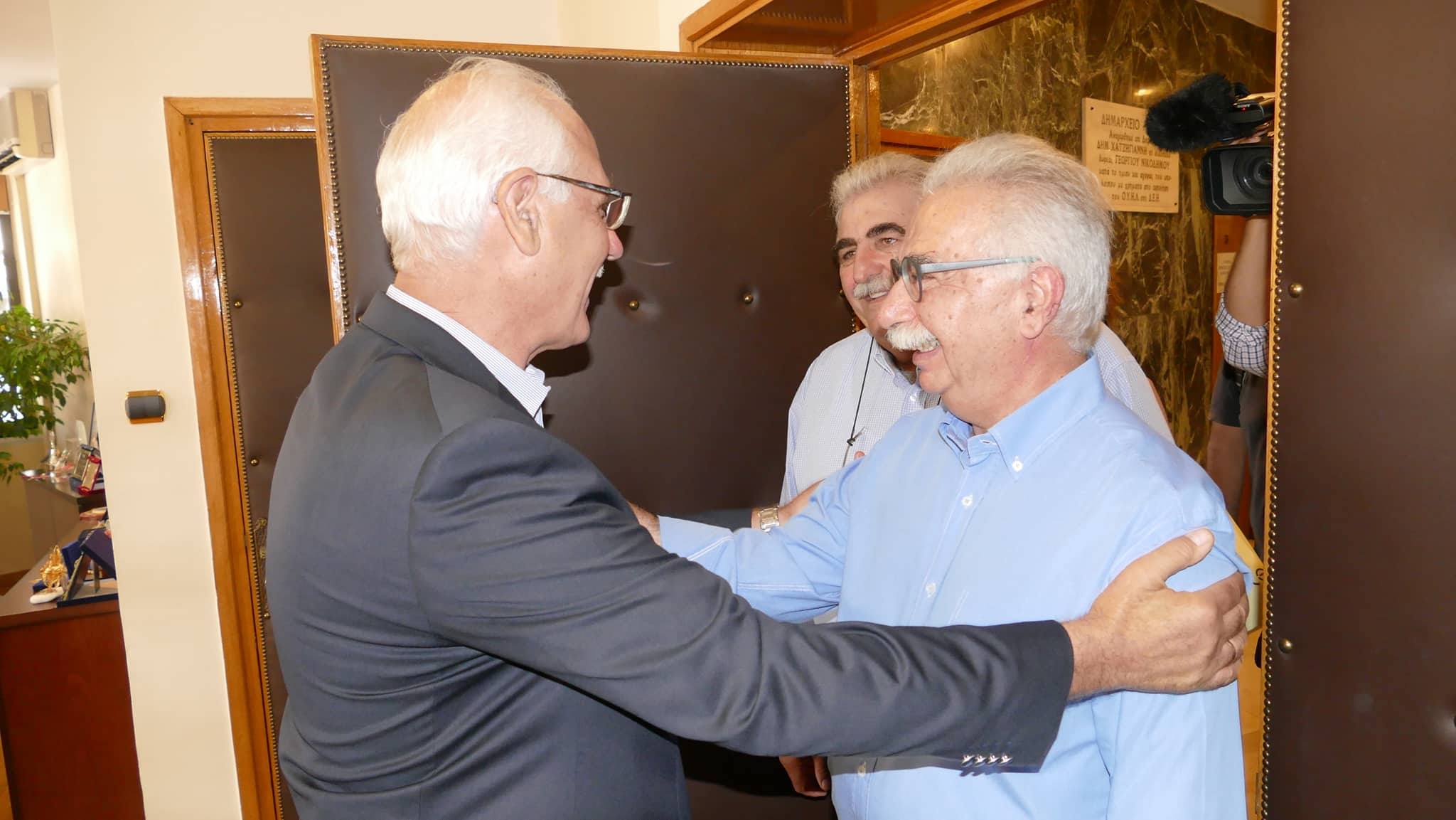Στον δήμαρχο Λαρισαίων ο υπουργός Παιδείας (φωτ.) - larissanet.gr