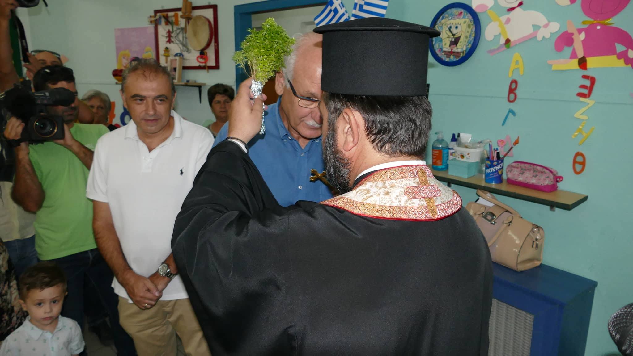 «Επίσημη» πρώτη στους Παιδ. Σταθμούς (φωτ. + βίντεο) - larissanet.gr