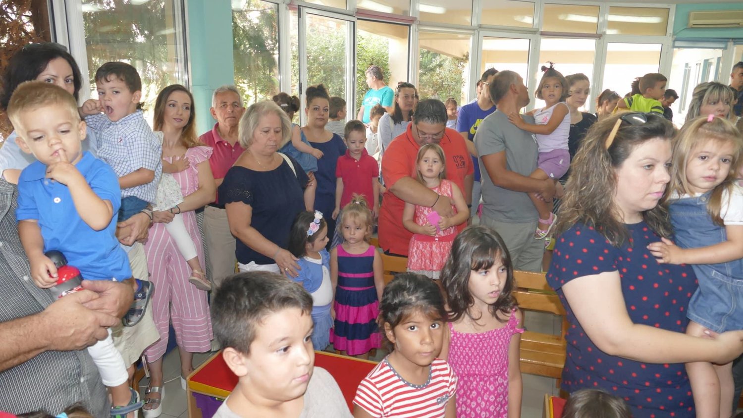 «Επίσημη» πρώτη στους Παιδ. Σταθμούς (φωτ. + βίντεο) - larissanet.gr