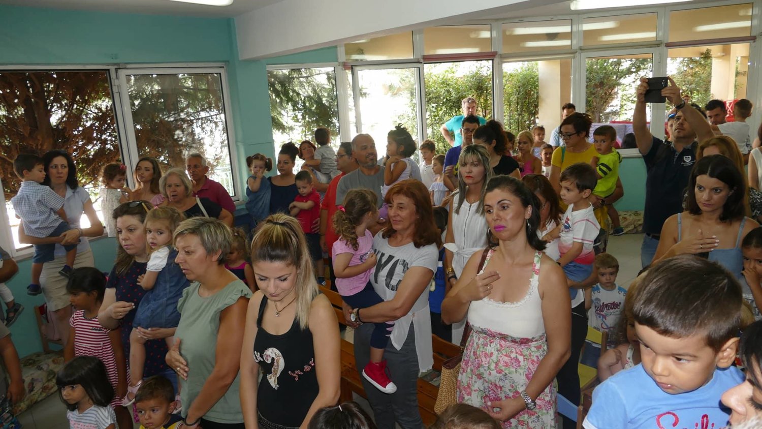 «Επίσημη» πρώτη στους Παιδ. Σταθμούς (φωτ. + βίντεο) - larissanet.gr