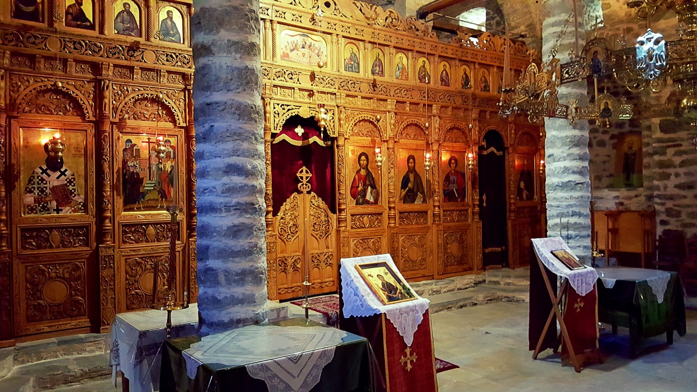 Το Μοναστήρι με τους 13 τρούλους στα ορεινά της Καλαμπάκας (φωτ ...