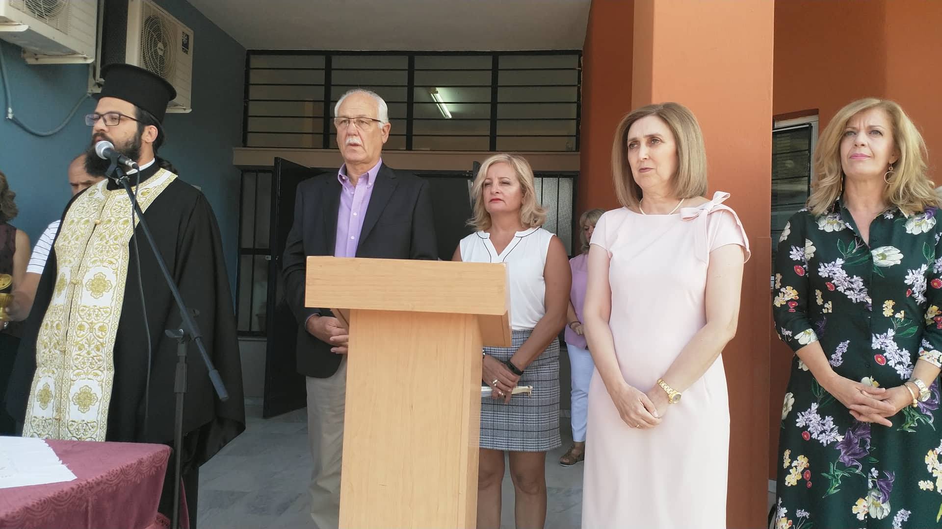 «Πρώτο κουδούνι» για τους μαθητές στη Λάρισα (φωτ. + βίντεο ...