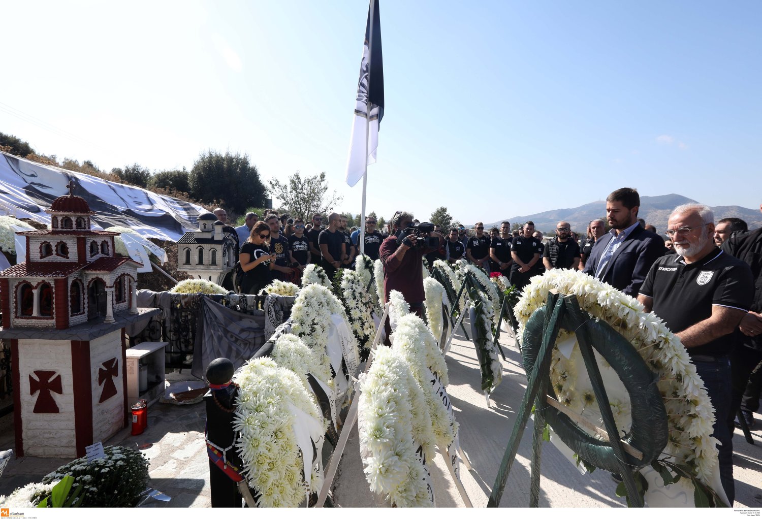 Μνημόσυνο για τους αδικοχαμένους φιλάθλους του ΠΑΟΚ στα Τέμπη (φωτ ...