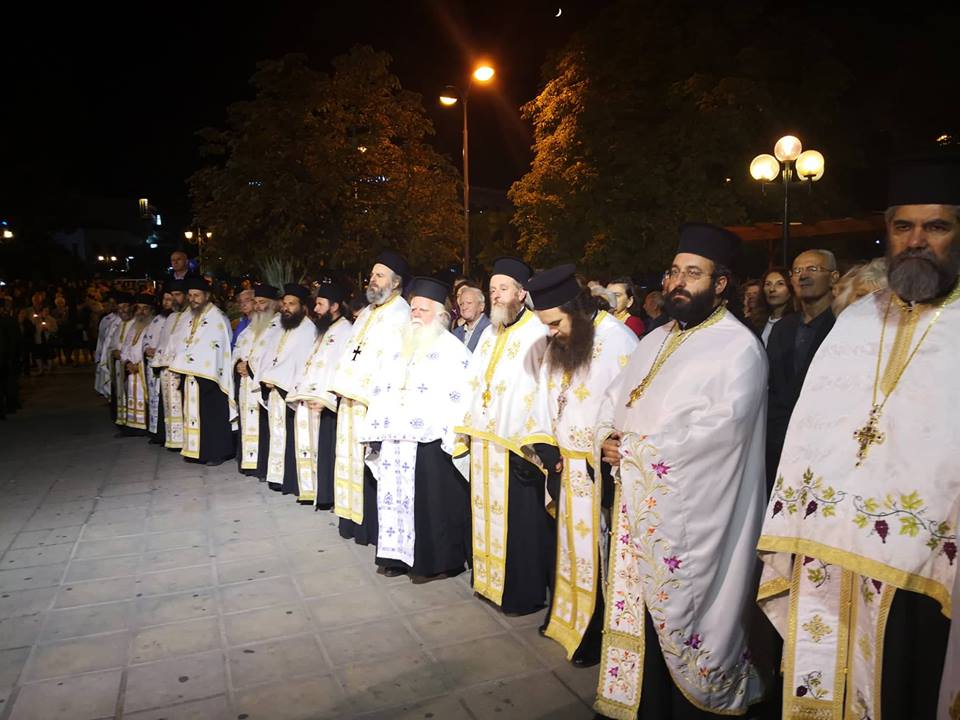 Τα Τρίκαλα τίμησαν τους εν Τρίκκη Αγίους - larissanet.gr