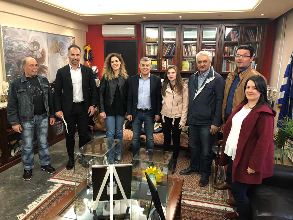 Συνάντηση Περιφερειάρχη με αντιπροσωπεία του Συλλόγου Γονέων και ...