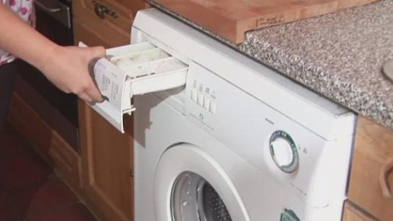 Πως να καθαρίσετε από τη μούχλα το συρτάρι του πλυντηρίου - larissanet.gr