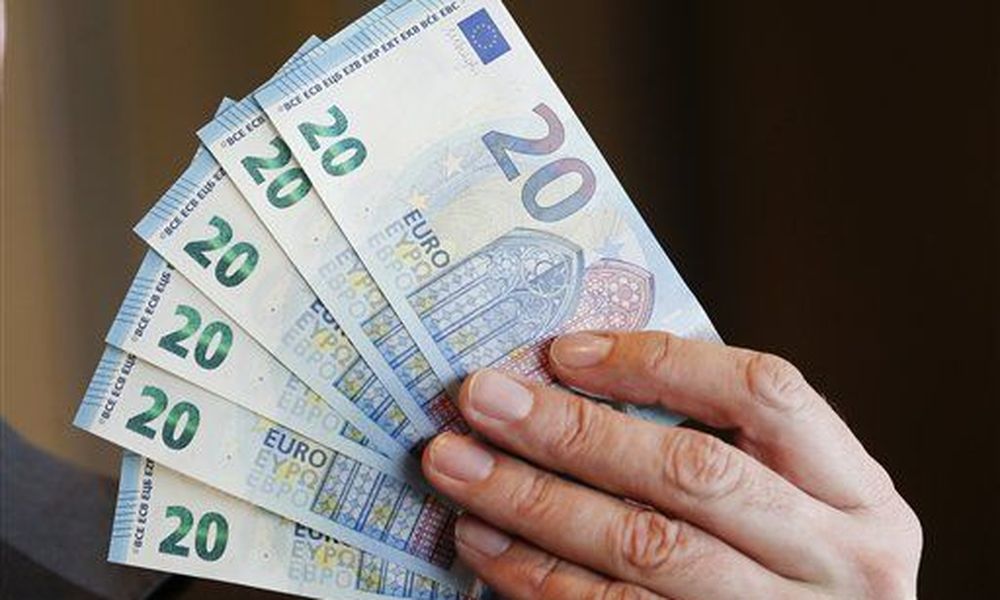 Έρχεται επίδομα 100 ευρώ μηνιαίως, ανεξάρτητα από τον ΟΠΕΚΑ - Ποιες ...