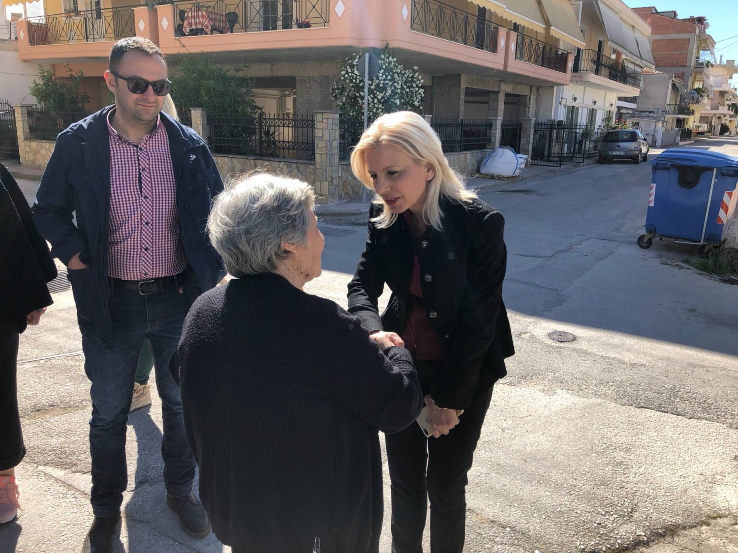 Στα Πυροβολικά και τη συνοικία Αβέρωφ η Ρένα Καραλαριώτου - larissanet.gr