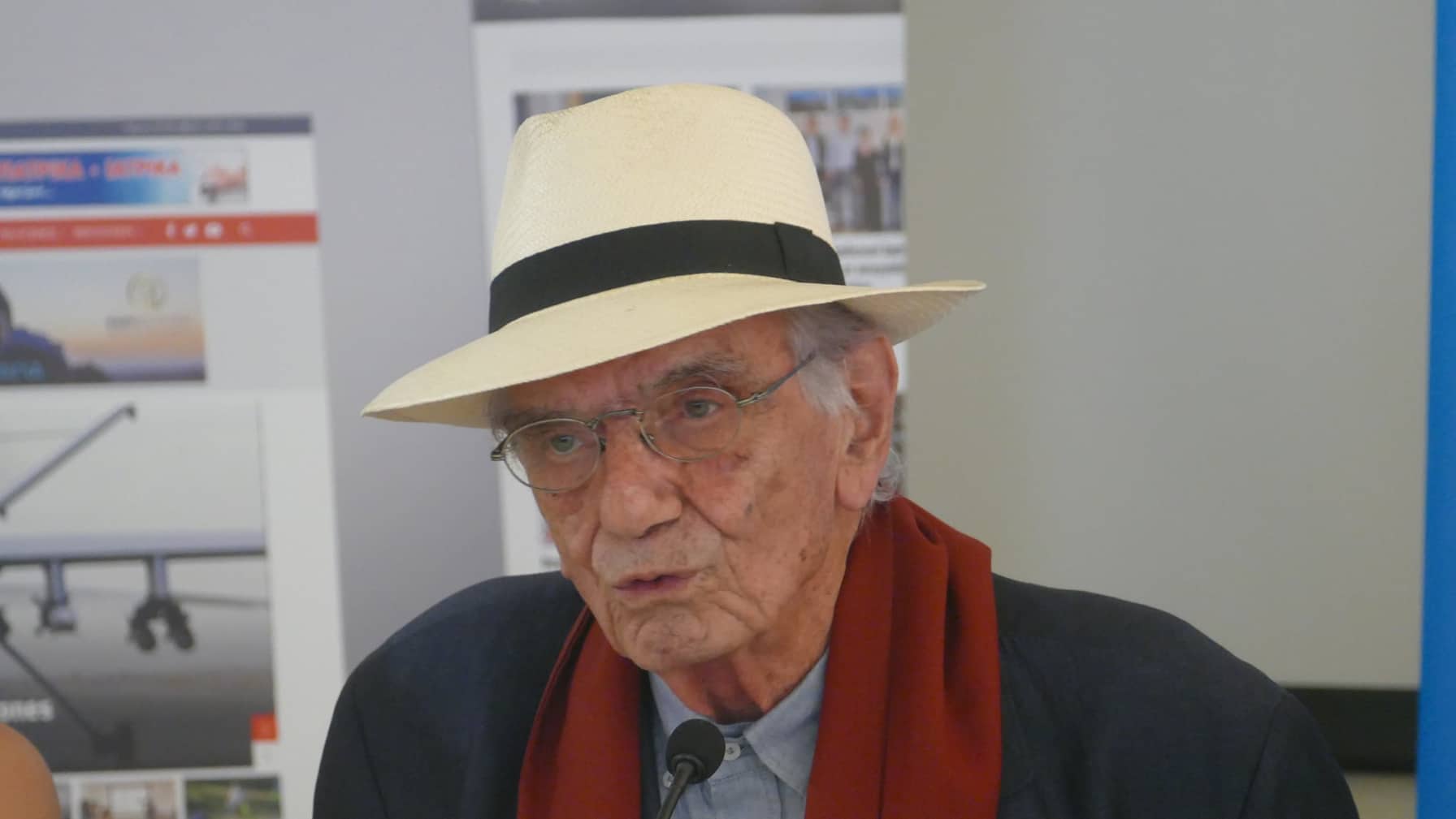 Πέθανε ο Βασίλης Βασιλικός - larissanet.gr