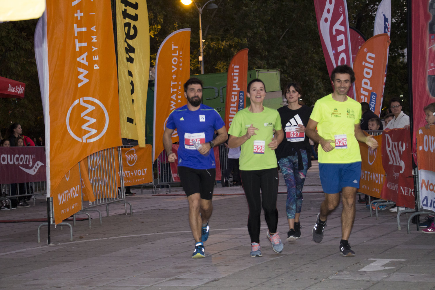 Τα Τρίκαλα «αγκάλιασαν» τα Βίκος Street Relays - larissanet.gr