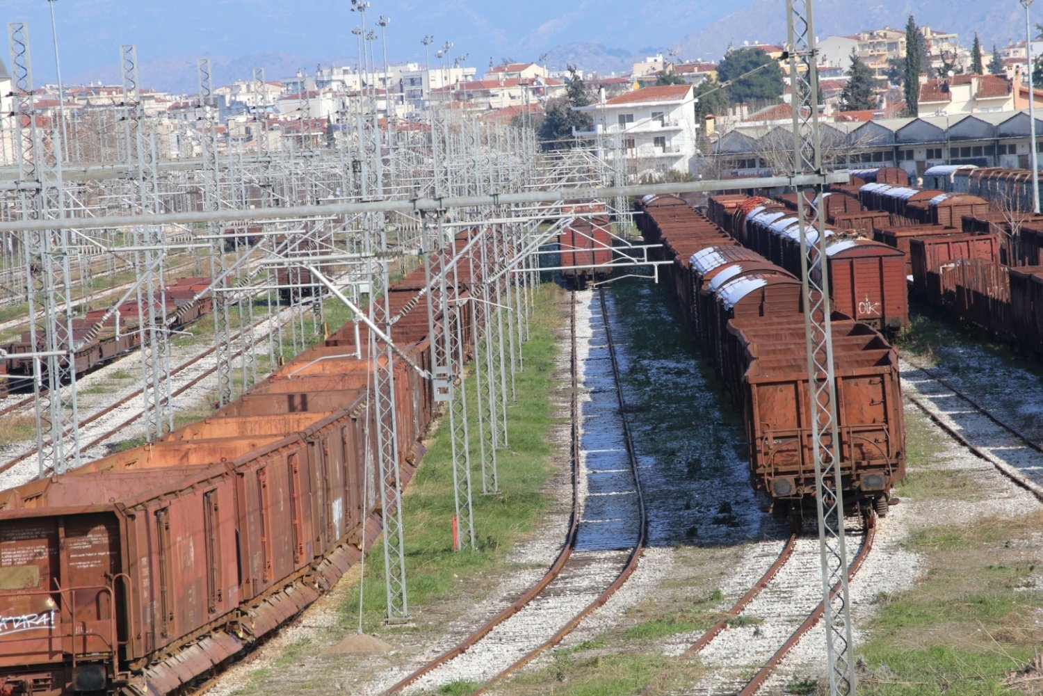 Φεύγουν τα βαγόνια από το Μεζούρλο (φωτ.) - larissanet.gr