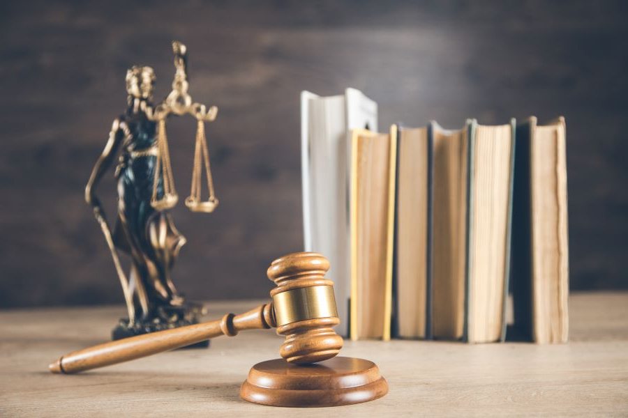 Δικαστική απόφαση – βόμβα: Αντισυνταγματική η απαγόρευση κυκλοφορίας ...