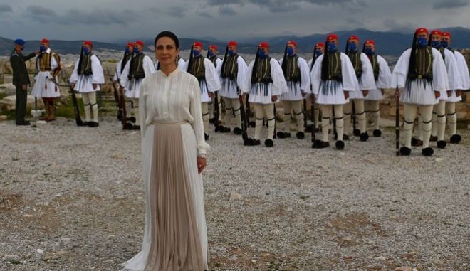 "Εκτίθενται και η... σοπράνο και ο αρχηγός ΓΕΕΘΑ" - larissanet.gr