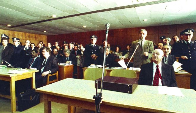 Μένιος Κουτσόγιωργας: Πεθαίνοντας σε ζωντανή τηλεοπτική μετάδοση ...