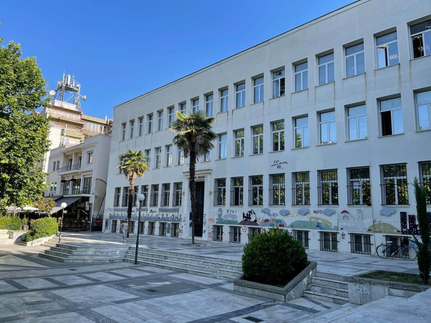 Πλατεία Ταχυδρομείου: Το σημείο συνάντησης όλων των γενεών της Λάρισας ...