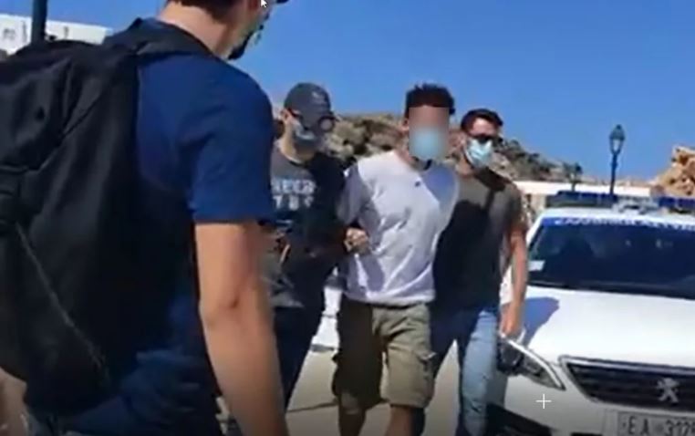 Στη Νάξο μεταφέρθηκε ο δολοφόνος της Γαρυφαλιάς - Δείτε βίντεο από τη ...