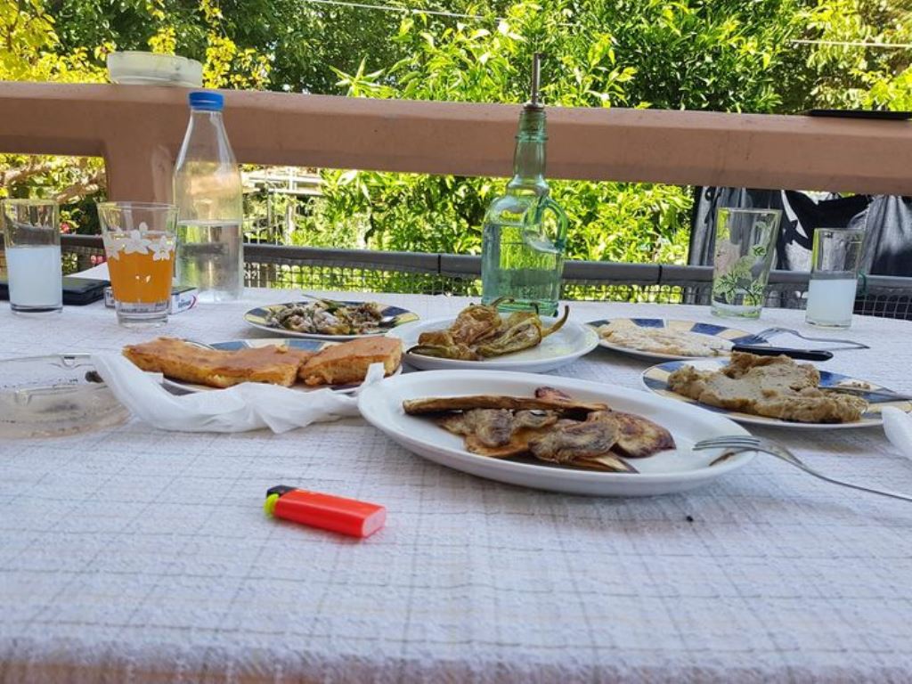 Τσίπουρο και μεζέδες για… μερακλήδες Λαρισαίους (φωτ.) - larissanet.gr