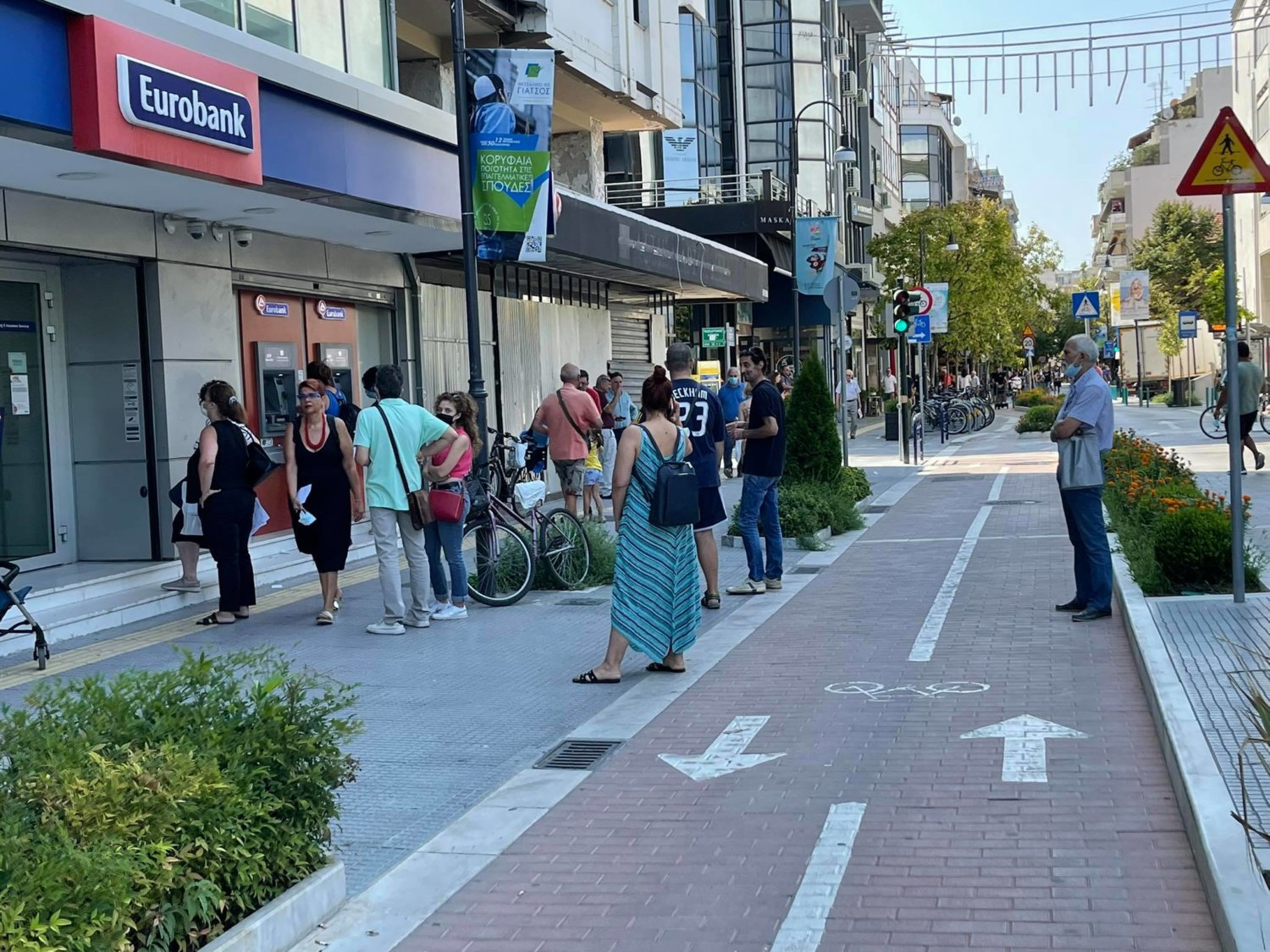 «Ζωντάνεψε» το κέντρο της Λάρισας (φωτ.) - larissanet.gr