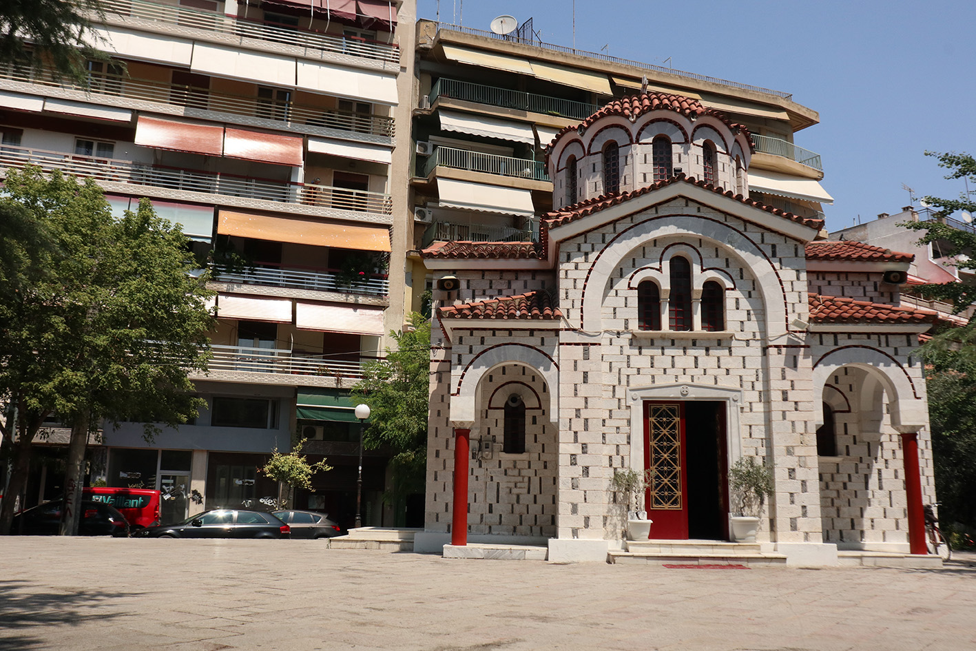 Πανηγυρίζει ο Άγιος Βησσαρίων στη Λάρισα - larissanet.gr
