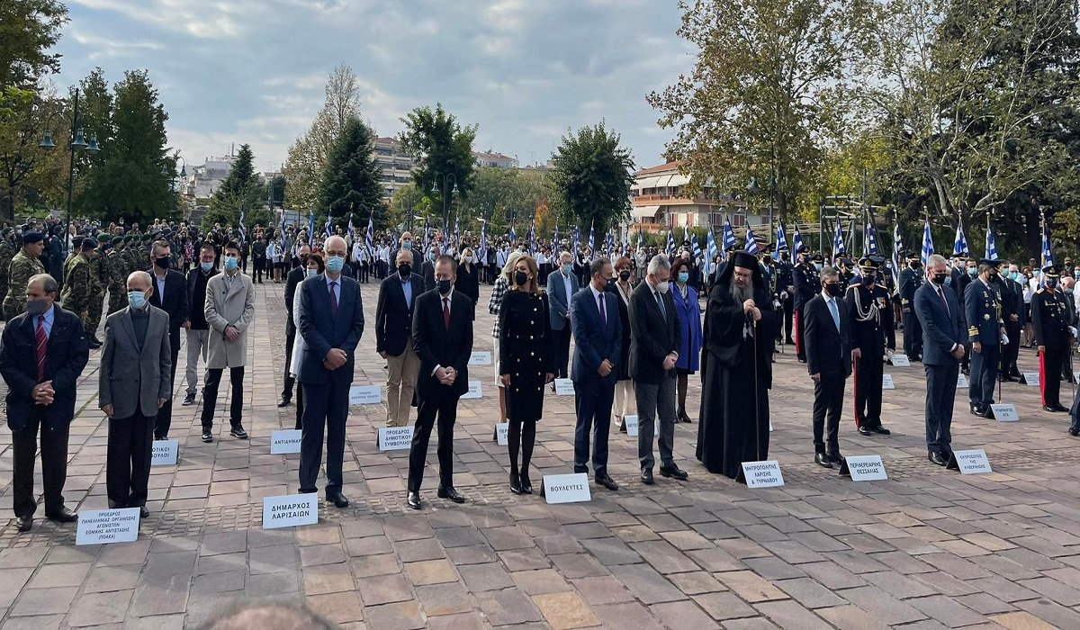28η Οκτωβρίου: Εικόνες από τις τελετές στο Ηρώο της Λάρισας - larissanet.gr