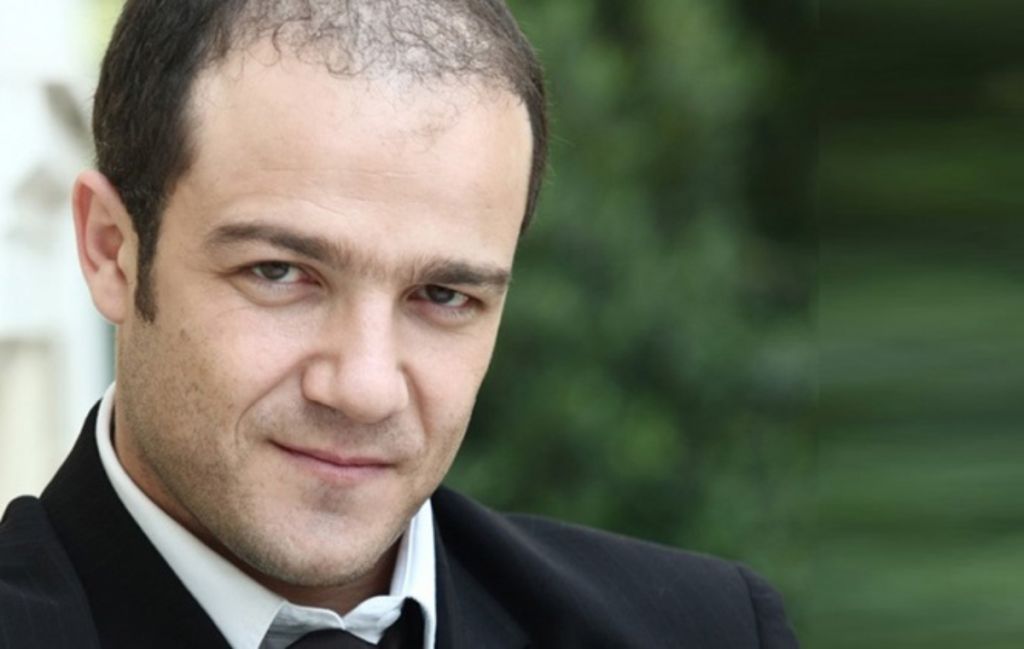 Φώτης Σπύρος: Η μάχη με τον αλκοολισμό και το ξύλο που έφαγε από ...