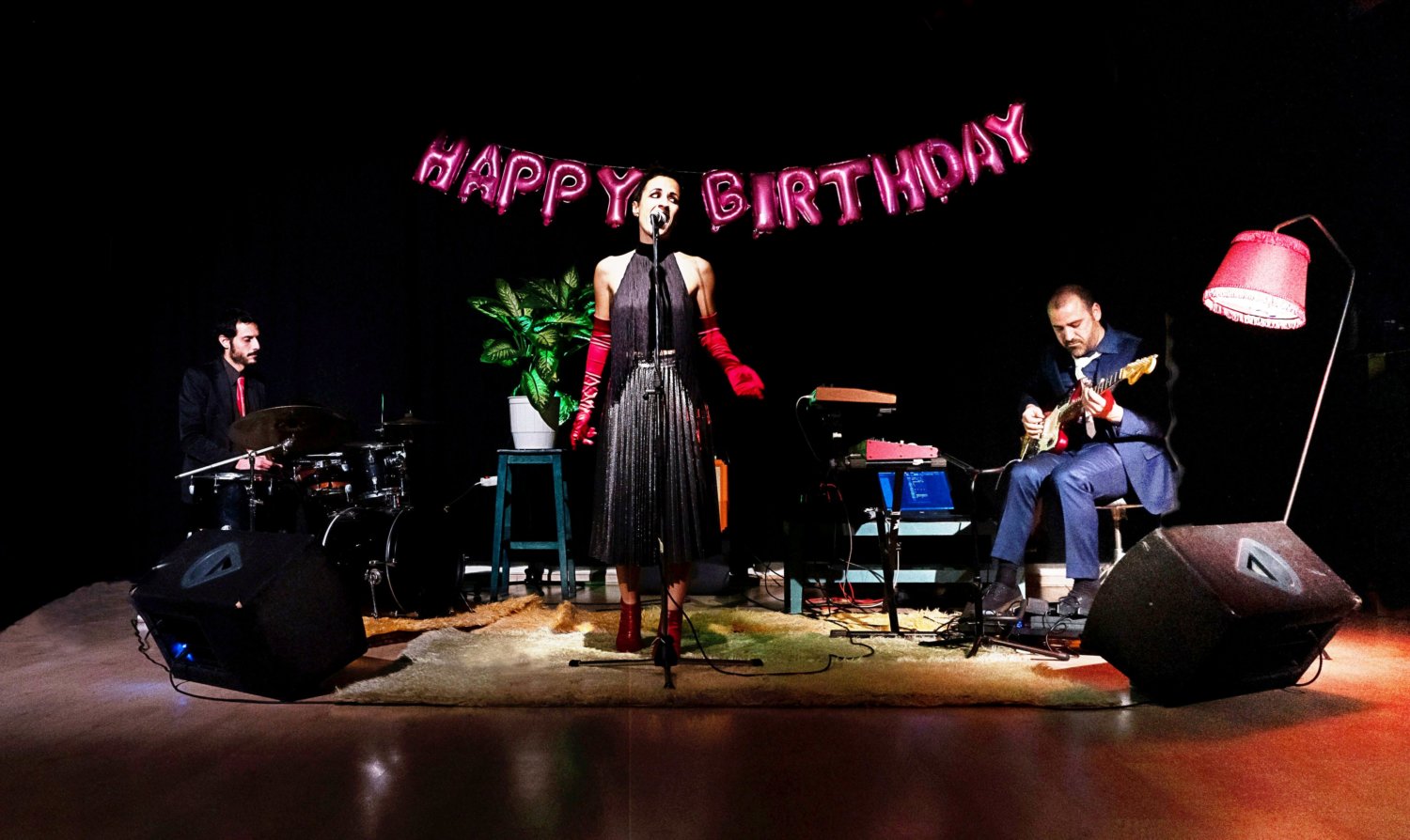 Η Electro rock performance «ΉΤΤΑ (η μήτρα της νίκης)» στο Νέο Θέατρο ...