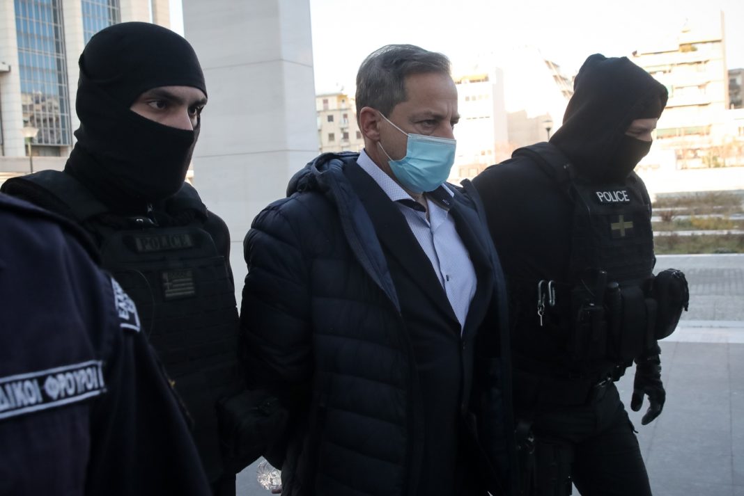 "Σκοτωμός" στη δίκη Λιγνάδη: Για ομοφοβία και σεξισμό κατηγόρησε τον ...